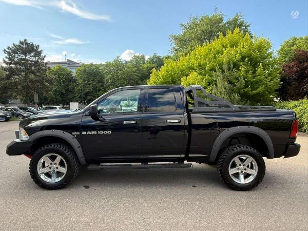 Black Dodge RAM 2012 in Vilnius, with an engine capacity of 5.70 L and mileage of 226 thousand km for 14900 €, photo 8 on AUTOMOTO.COM.LV