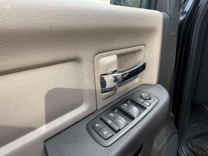 Black Dodge RAM 2012 in Vilnius, with an engine capacity of 5.70 L and mileage of 226 thousand km for 14900 €, photo 18 on AUTOMOTO.COM.LV