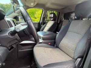 Black Dodge RAM 2012 in Vilnius, with an engine capacity of 5.70 L and mileage of 226 thousand km for 14900 €, photo 20 on AUTOMOTO.COM.LV
