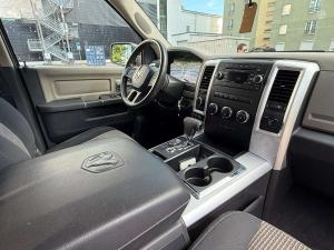 Black Dodge RAM 2012 in Vilnius, with an engine capacity of 5.70 L and mileage of 226 thousand km for 14900 €, photo 23 on AUTOMOTO.COM.LV