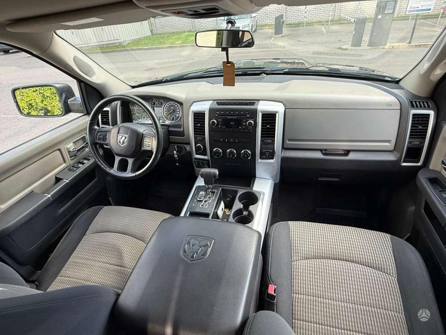 Black Dodge RAM 2012 in Vilnius, with an engine capacity of 5.70 L and mileage of 226 thousand km for 14900 €, photo 24 on AUTOMOTO.COM.LV