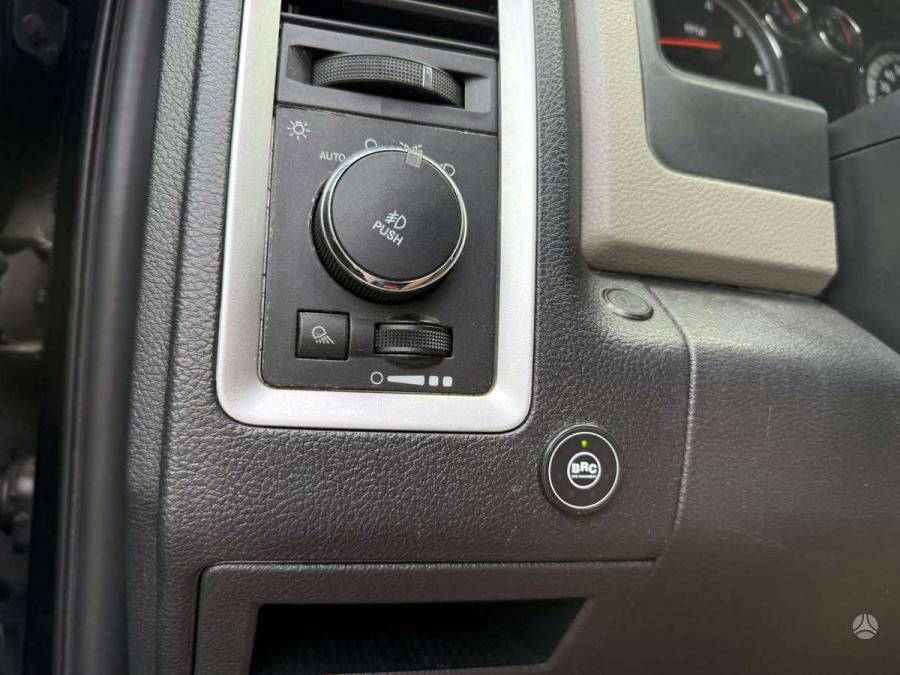 Black Dodge RAM 2012 in Vilnius, with an engine capacity of 5.70 L and mileage of 226 thousand km for 14900 €, photo 28 on AUTOMOTO.COM.LV