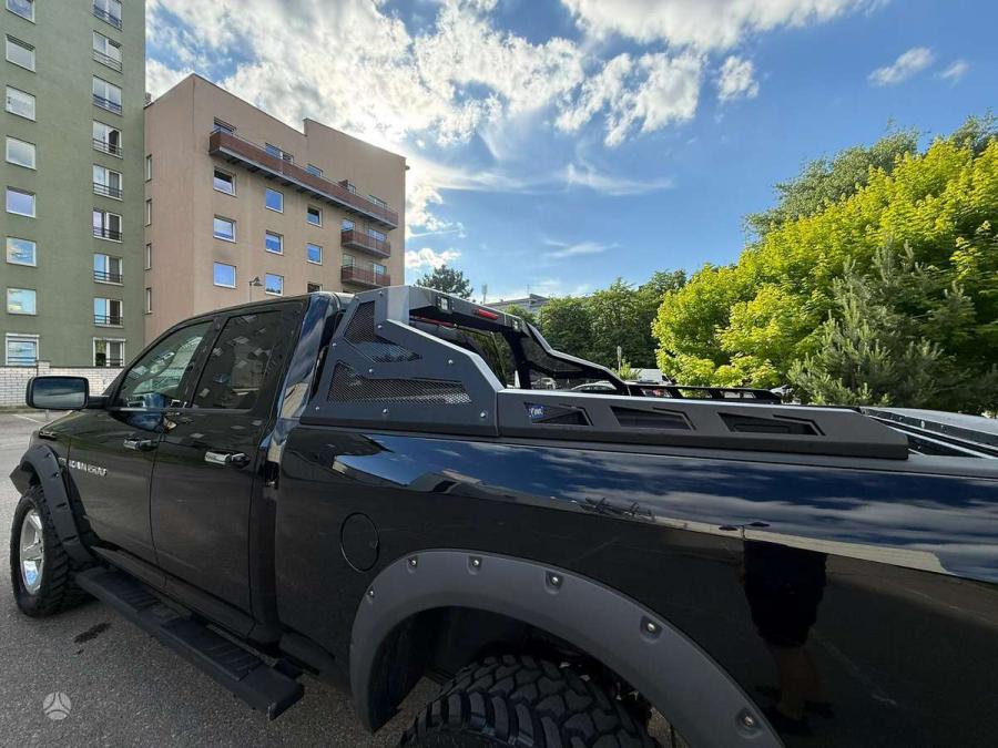 Black Dodge RAM 2012 in Vilnius, with an engine capacity of 5.70 L and mileage of 226 thousand km for 14900 €, photo 29 on AUTOMOTO.COM.LV