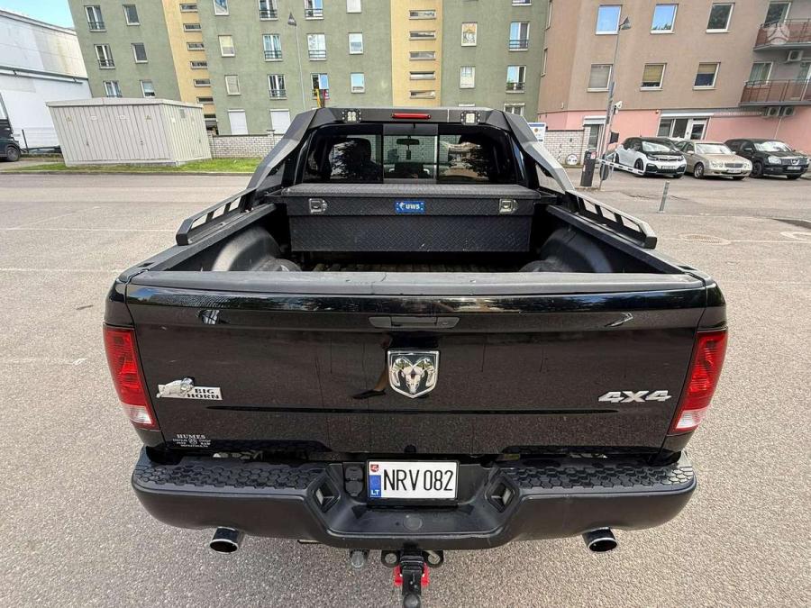Black Dodge RAM 2012 in Vilnius, with an engine capacity of 5.70 L and mileage of 226 thousand km for 14900 €, photo 31 on AUTOMOTO.COM.LV