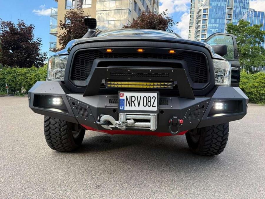 Black Dodge RAM 2012 in Vilnius, with an engine capacity of 5.70 L and mileage of 226 thousand km for 14900 €, photo 33 on AUTOMOTO.COM.LV