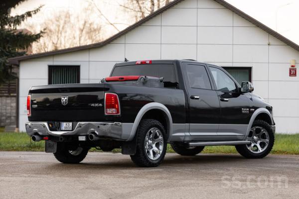 Melns Dodge RAM 2013 Bauska, ar dzinēja tilpumu 5.70 L un nobraukumu 213 tūkst. km par 18500 €, foto 5 vietnē AUTOMOTO.COM.LV