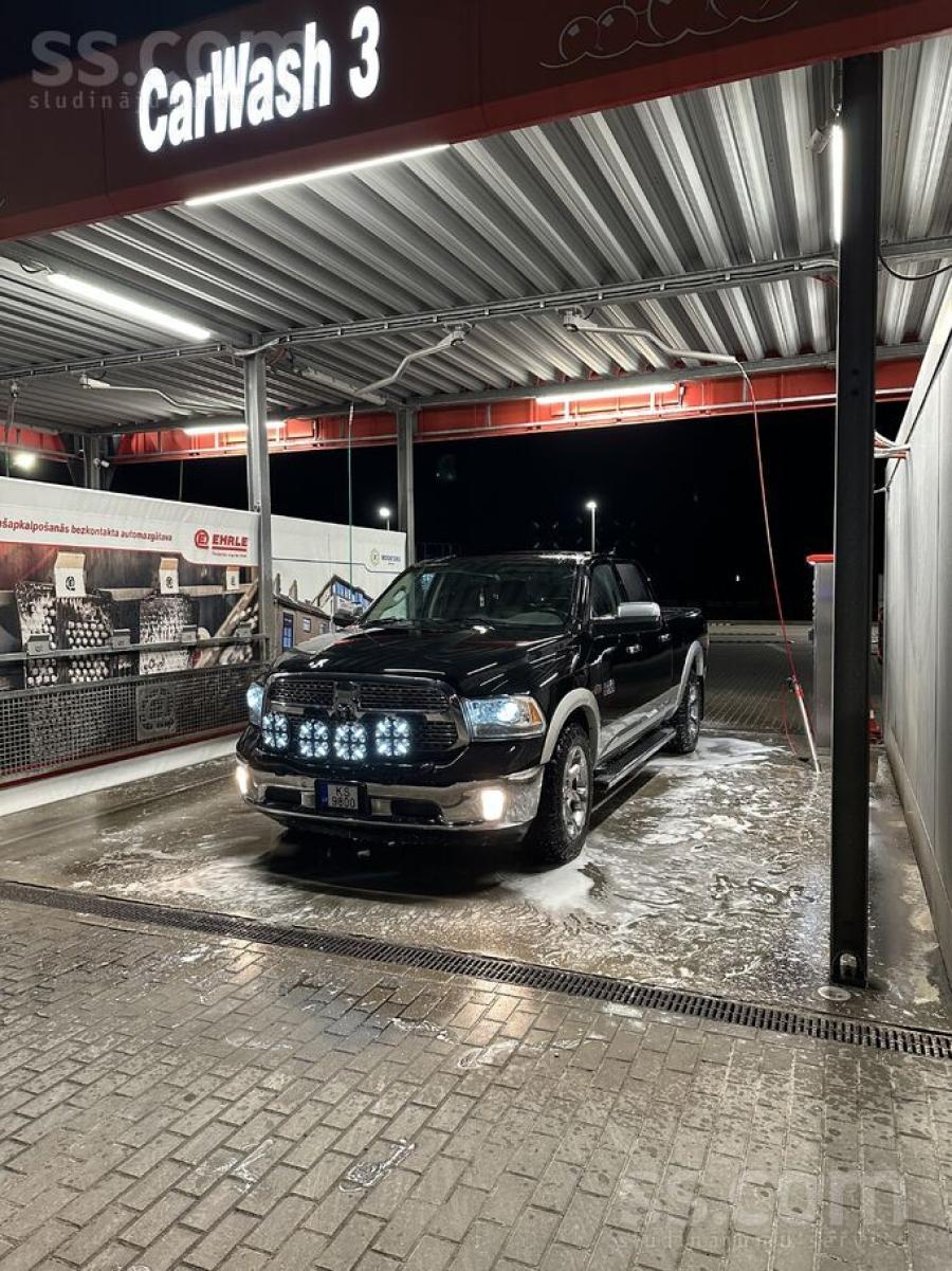 Melns Dodge RAM 2013 Bauska, ar dzinēja tilpumu 5.70 L un nobraukumu 213 tūkst. km par 18500 €, foto 3 vietnē AUTOMOTO.COM.LV