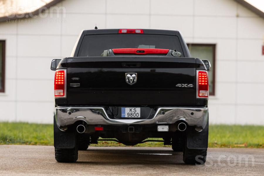 Melns Dodge RAM 2013 Bauska, ar dzinēja tilpumu 5.70 L un nobraukumu 213 tūkst. km par 18500 €, foto 4 vietnē AUTOMOTO.COM.LV