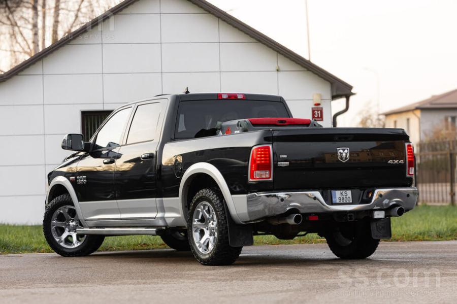 Melns Dodge RAM 2013 Bauska, ar dzinēja tilpumu 5.70 L un nobraukumu 213 tūkst. km par 18500 €, foto 5 vietnē AUTOMOTO.COM.LV