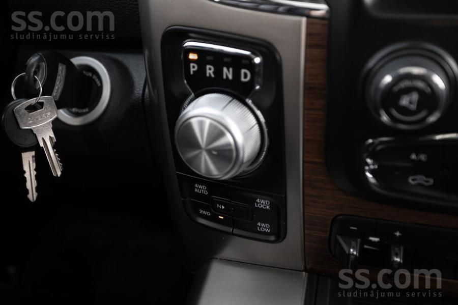 Melns Dodge RAM 2013 Bauska, ar dzinēja tilpumu 5.70 L un nobraukumu 213 tūkst. km par 18500 €, foto 18 vietnē AUTOMOTO.COM.LV