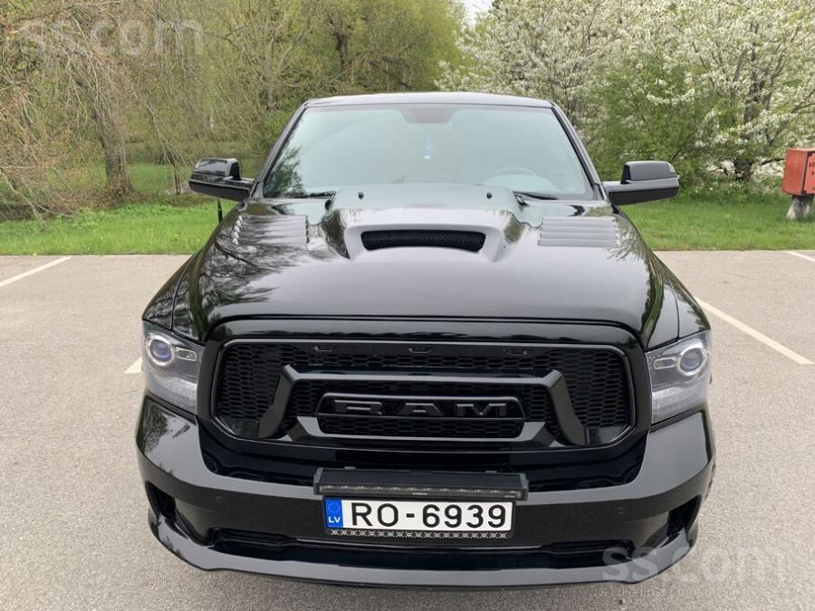 Black Dodge RAM 2013 in Liepaja, with an engine capacity of 5.70 L and mileage of 305 thousand km for 20350 €, photo 1 on AUTOMOTO.COM.LV