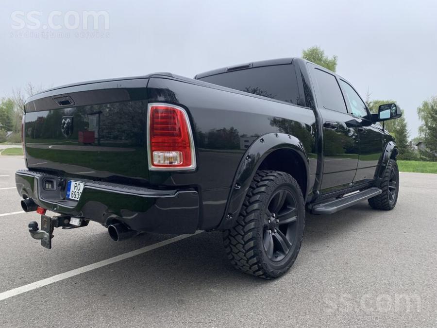 Black Dodge RAM 2013 in Liepaja, with an engine capacity of 5.70 L and mileage of 305 thousand km for 20350 €, photo 6 on AUTOMOTO.COM.LV