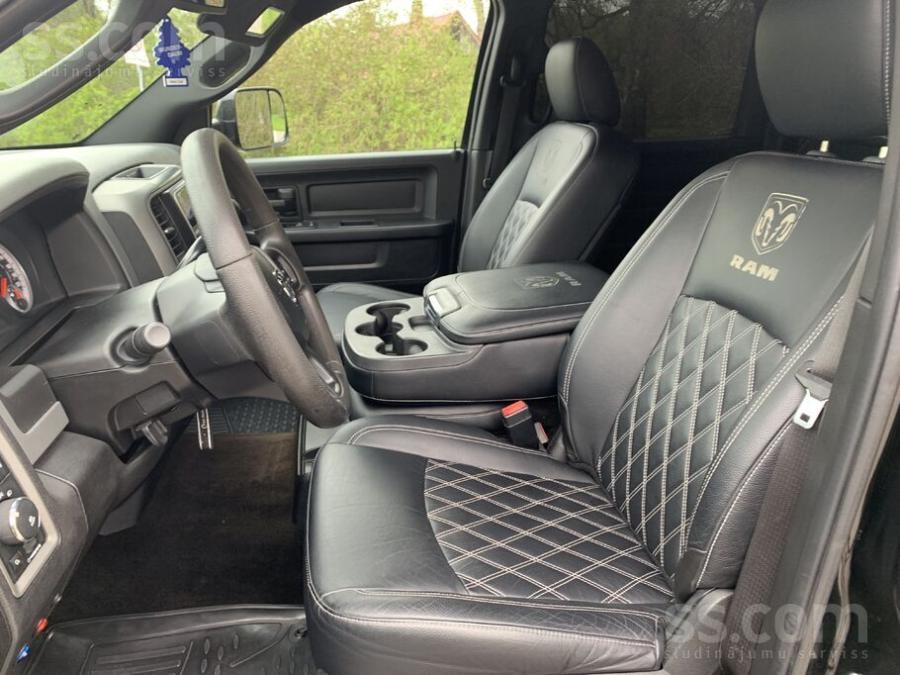 Black Dodge RAM 2013 in Liepaja, with an engine capacity of 5.70 L and mileage of 305 thousand km for 20350 €, photo 10 on AUTOMOTO.COM.LV