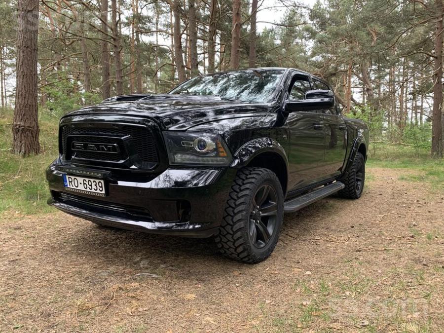 Black Dodge RAM 2013 in Liepaja, with an engine capacity of 5.70 L and mileage of 305 thousand km for 20350 €, photo 18 on AUTOMOTO.COM.LV