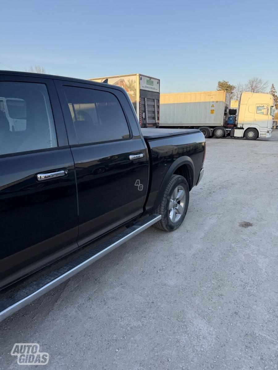Melns Dodge RAM 2013 Klaipėda, ar dzinēja tilpumu 5.70 L un nobraukumu 277 tūkst. km par 12500 €, foto 4 vietnē AUTOMOTO.COM.LV