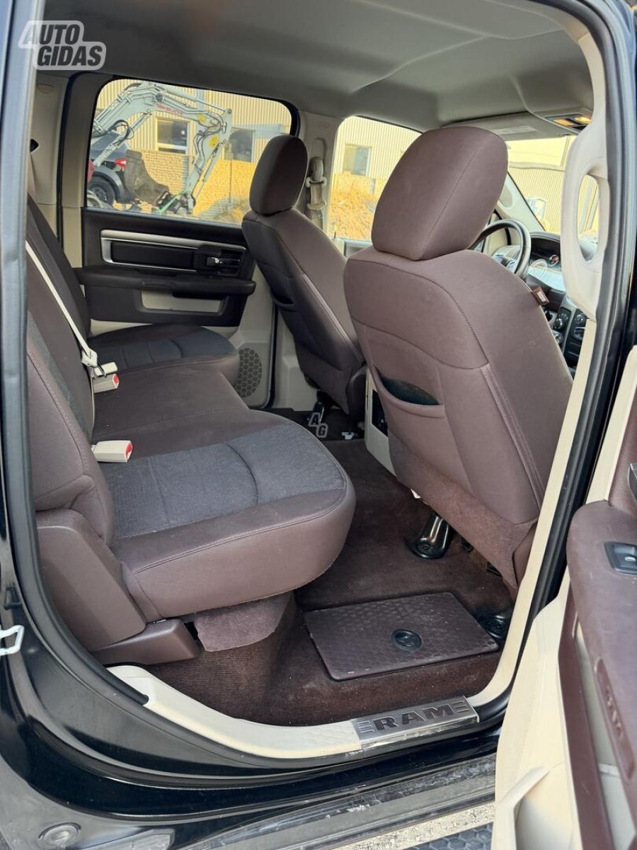 Melns Dodge RAM 2013 Klaipėda, ar dzinēja tilpumu 5.70 L un nobraukumu 277 tūkst. km par 12500 €, foto 10 vietnē AUTOMOTO.COM.LV