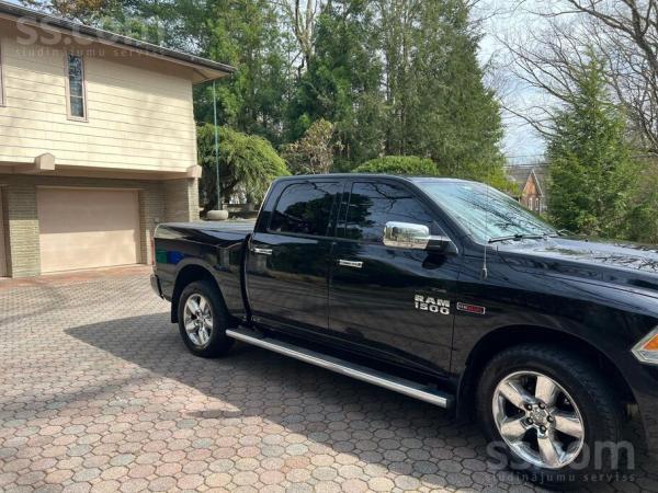 Black Dodge RAM 2014 in Riga, with an engine capacity of 3.00 L and mileage of 315 thousand km for 24500 €, photo 2 on AUTOMOTO.COM.LV