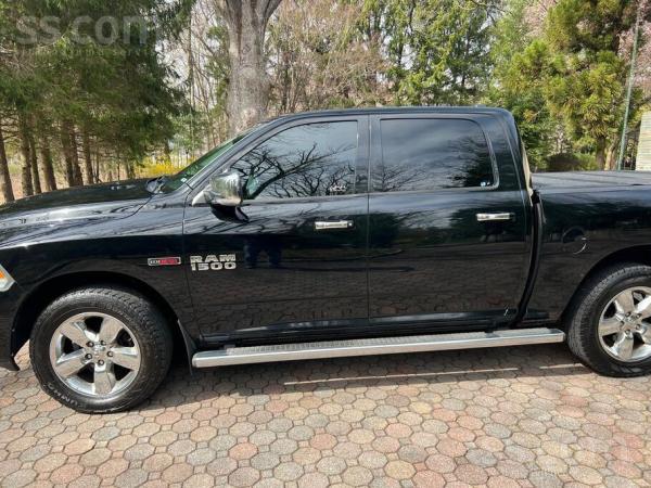 Black Dodge RAM 2014 in Riga, with an engine capacity of 3.00 L and mileage of 315 thousand km for 24500 €, photo 3 on AUTOMOTO.COM.LV