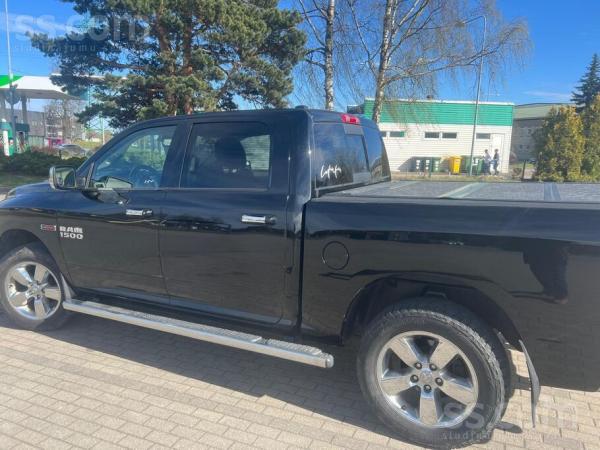 Melns Dodge RAM 2014 Rīga, ar dzinēja tilpumu 3.00 L un nobraukumu 320 tūkst. km par 24500 €, foto 4 vietnē AUTOMOTO.COM.LV