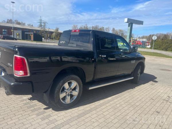 Melns Dodge RAM 2014 Rīga, ar dzinēja tilpumu 3.00 L un nobraukumu 320 tūkst. km par 24500 €, foto 5 vietnē AUTOMOTO.COM.LV