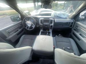 Black Dodge RAM 2014 in Vilnius, with an engine capacity of 5.70 L and mileage of 100 thousand km for 5500 €, photo 5 on AUTOMOTO.COM.LV