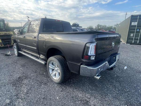 Melns Dodge RAM 2014 Viļņa, ar dzinēja tilpumu 5.70 L un nobraukumu 100 tūkst. km par 5500 €, foto 8 vietnē AUTOMOTO.COM.LV