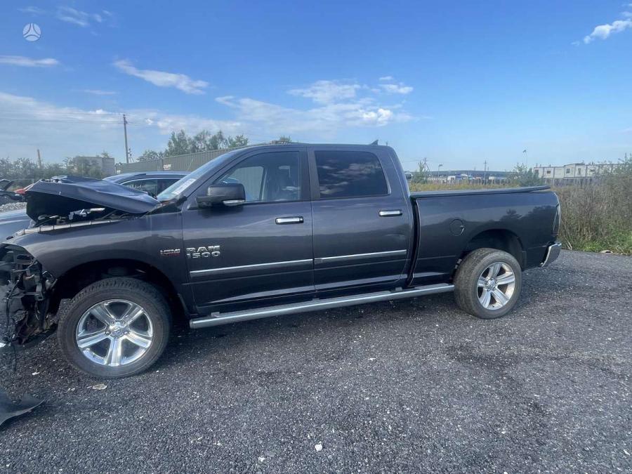Black Dodge RAM 2014 in Vilnius, with an engine capacity of 5.70 L and mileage of 100 thousand km for 5500 €, photo 9 on AUTOMOTO.COM.LV