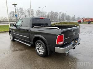 Black Dodge RAM 2015 in Riga, with an engine capacity of 3.00 L and mileage of 246 thousand km for 23900 €, photo 5 on AUTOMOTO.COM.LV