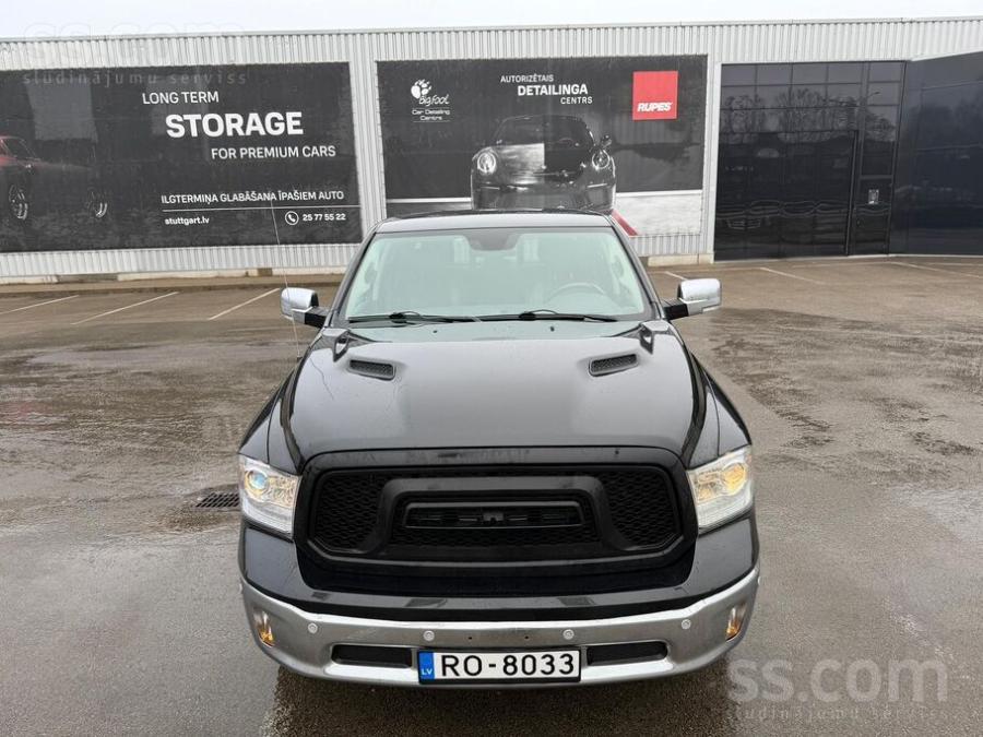 Black Dodge RAM 2015 in Riga, with an engine capacity of 3.00 L and mileage of 246 thousand km for 23900 €, photo 10 on AUTOMOTO.COM.LV
