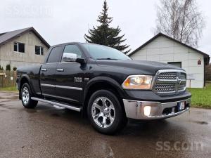 Black Dodge RAM 2016 in Jelgava, with an engine capacity of 5.70 L and mileage of 262 thousand km for 21800 €, photo 7 on AUTOMOTO.COM.LV
