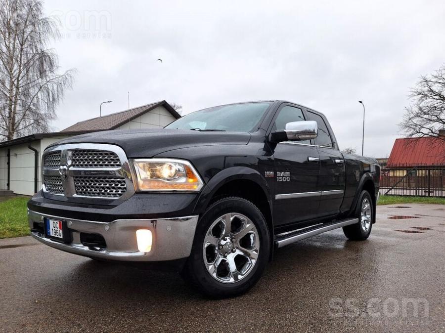 Black Dodge RAM 2016 in Jelgava, with an engine capacity of 5.70 L and mileage of 262 thousand km for 21800 €, photo 16 on AUTOMOTO.COM.LV
