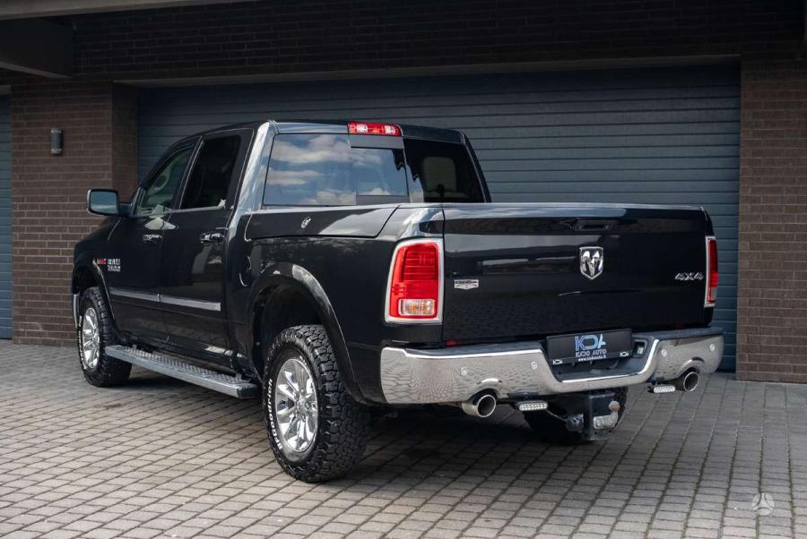 Black Dodge RAM 2016 in Marijampole, with an engine capacity of 2.97 L and mileage of 60 thousand km for 38250 €, photo 8 on AUTOMOTO.COM.LV