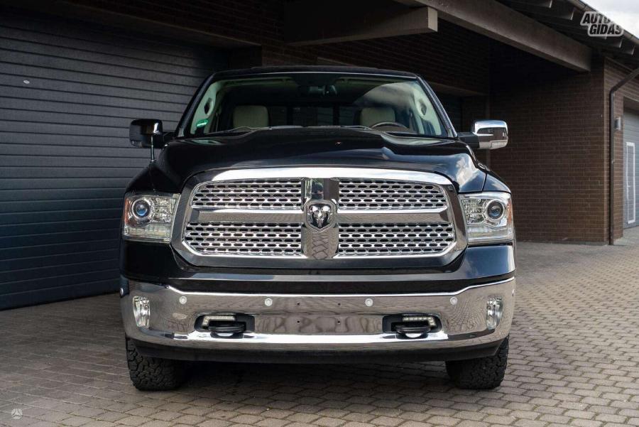Black Dodge RAM 2016 in Marijampole, with an engine capacity of 3.00 L and mileage of 60 thousand km for 38250 €, photo 3 on AUTOMOTO.COM.LV