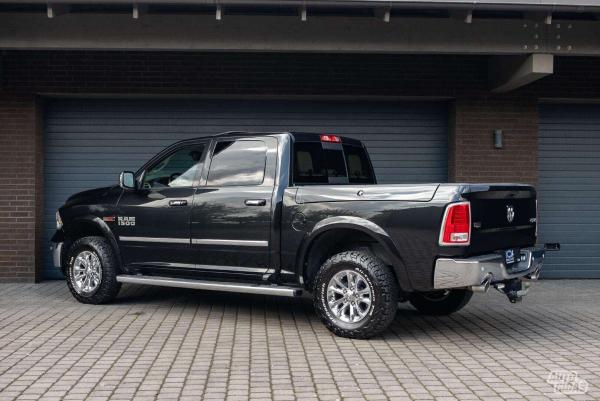 Black Dodge RAM 2016 in Marijampole, with an engine capacity of 3.00 L and mileage of 60 thousand km for 38250 €, photo 7 on AUTOMOTO.COM.LV
