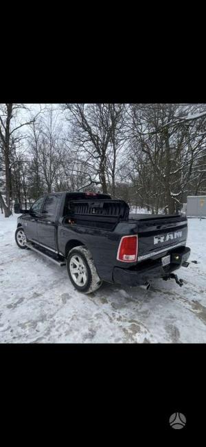 Black Dodge RAM 2016 in Vilnius, with an engine capacity of 5.70 L and mileage of 215 thousand km for 22000 €, photo 4 on AUTOMOTO.COM.LV