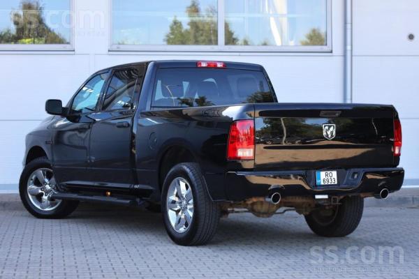 Black Dodge RAM 2016 in Riga, with an engine capacity of 3.00 L and mileage of 0 thousand km for 17995 €, photo 4 on AUTOMOTO.COM.LV