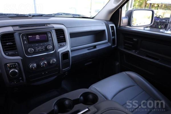 Black Dodge RAM 2016 in Riga, with an engine capacity of 3.00 L and mileage of 0 thousand km for 17995 €, photo 8 on AUTOMOTO.COM.LV