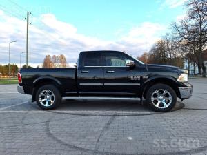 Melns Dodge RAM 2016 Jelgava, ar dzinēja tilpumu 5.70 L un nobraukumu 262 tūkst. km par 18600 €, foto 3 vietnē AUTOMOTO.COM.LV