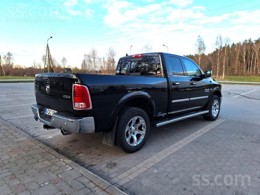 Melns Dodge RAM 2016 Jelgava, ar dzinēja tilpumu 5.70 L un nobraukumu 262 tūkst. km par 18600 €, foto 4 vietnē AUTOMOTO.COM.LV