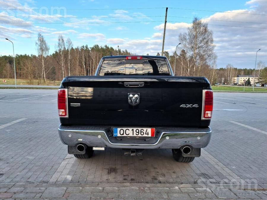 Melns Dodge RAM 2016 Jelgava, ar dzinēja tilpumu 5.70 L un nobraukumu 262 tūkst. km par 18600 €, foto 5 vietnē AUTOMOTO.COM.LV