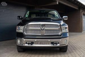 Black Dodge RAM 2016 in Kaunas, with an engine capacity of 3.00 L and mileage of 60 thousand km for 37750 €, photo 6 on AUTOMOTO.COM.LV