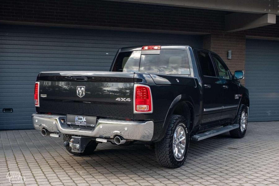 Black Dodge RAM 2016 in Kaunas, with an engine capacity of 3.00 L and mileage of 60 thousand km for 37750 €, photo 10 on AUTOMOTO.COM.LV