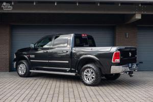 Black Dodge RAM 2016 in Kaunas, with an engine capacity of 3.00 L and mileage of 60 thousand km for 37750 €, photo 11 on AUTOMOTO.COM.LV