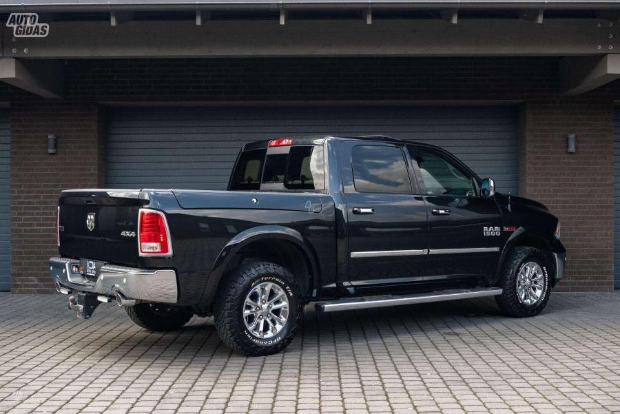 Black Dodge RAM 2016 in Kaunas, with an engine capacity of 3.00 L and mileage of 60 thousand km for 37750 €, photo 12 on AUTOMOTO.COM.LV