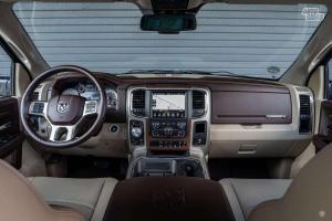 Black Dodge RAM 2016 in Kaunas, with an engine capacity of 3.00 L and mileage of 60 thousand km for 37750 €, photo 16 on AUTOMOTO.COM.LV