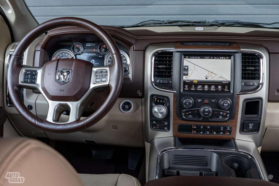 Black Dodge RAM 2016 in Kaunas, with an engine capacity of 3.00 L and mileage of 60 thousand km for 37750 €, photo 17 on AUTOMOTO.COM.LV