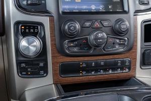 Melns Dodge RAM 2016 Marijampole, ar dzinēja tilpumu 2.97 L un nobraukumu 60 tūkst. km par 37750 €, foto 22 vietnē AUTOMOTO.COM.LV