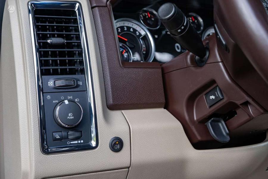 Melns Dodge RAM 2016 Marijampole, ar dzinēja tilpumu 2.97 L un nobraukumu 60 tūkst. km par 37750 €, foto 30 vietnē AUTOMOTO.COM.LV