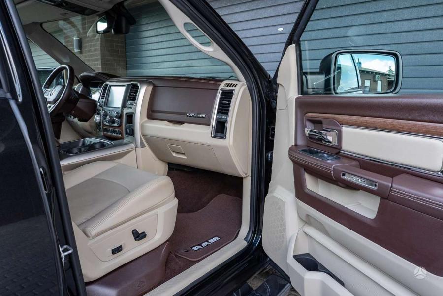 Melns Dodge RAM 2016 Marijampole, ar dzinēja tilpumu 2.97 L un nobraukumu 60 tūkst. km par 37750 €, foto 37 vietnē AUTOMOTO.COM.LV