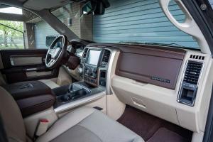 Melns Dodge RAM 2016 Marijampole, ar dzinēja tilpumu 2.97 L un nobraukumu 60 tūkst. km par 37750 €, foto 38 vietnē AUTOMOTO.COM.LV